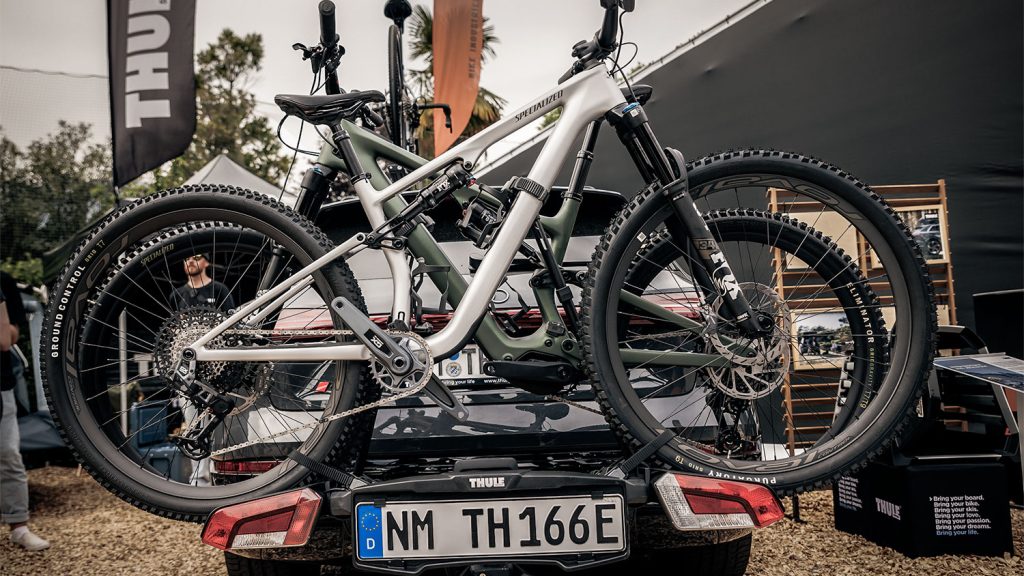 Thule lanceert nieuwe en veelzijdige OutPace fietsendrager - Gearlimits